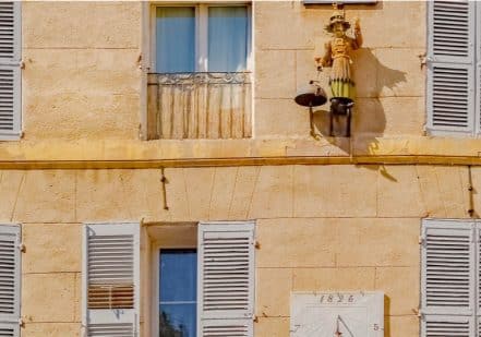 Aix-en-Provence Scavenger Hunt and Sights Self-Guided Tour